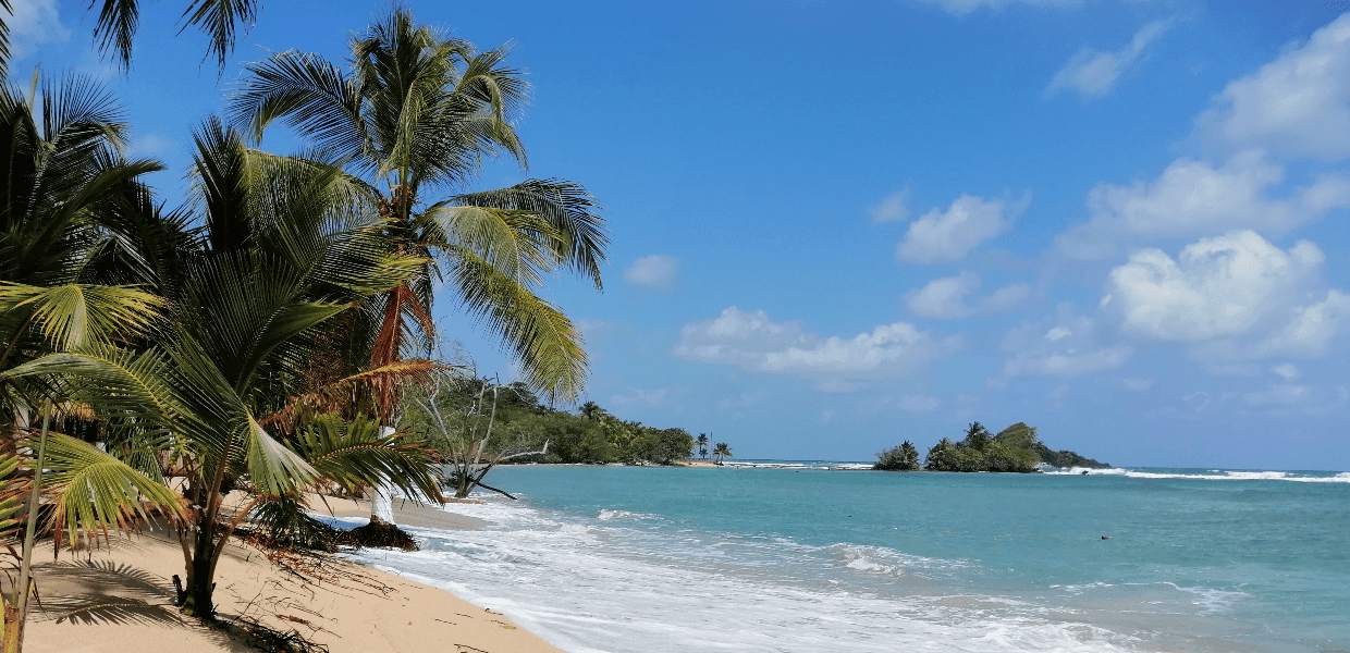 Cómo llegar a Capurganá en 2025: Una guía completa 🌴 - Almar Viajes y ...